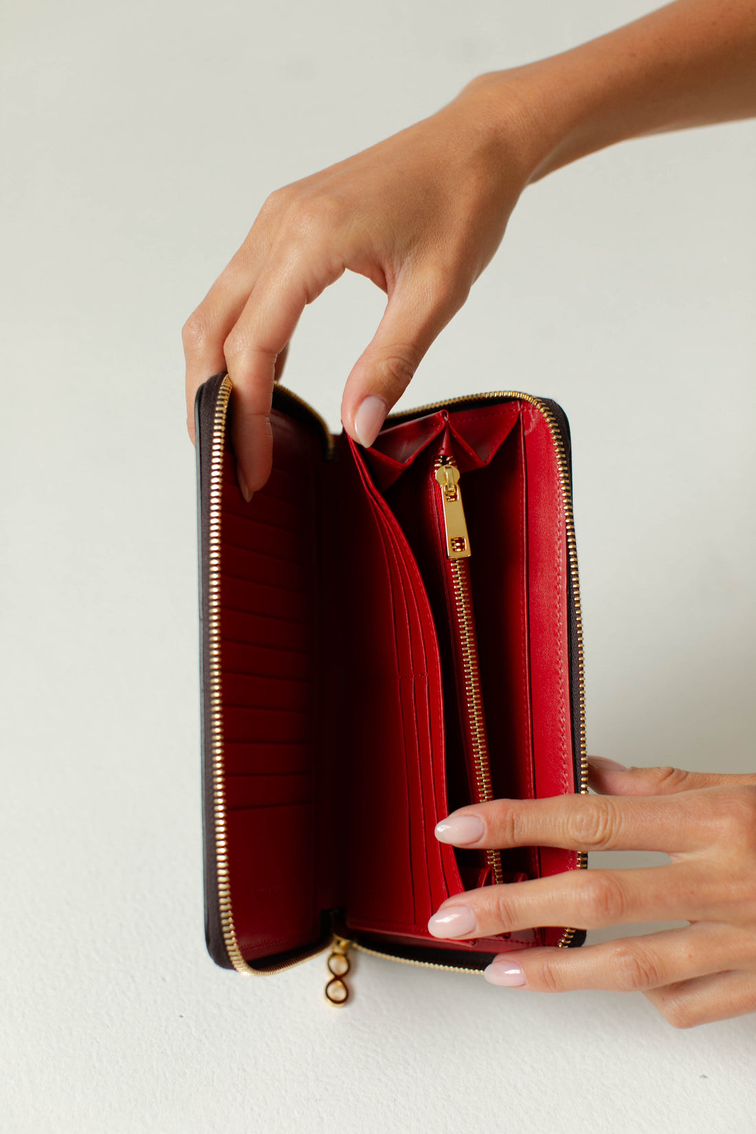 The Whitney Carry-All Wallet – Harper Lawrence